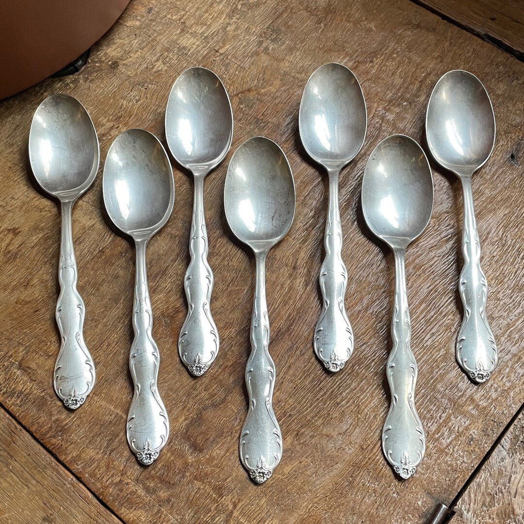 SEVEN (7) Teaspoons 1964 Wm Rogers Camelot Melody Vintage Silver Plate ...