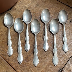 SEVEN (7) Teaspoons 1964 Wm Rogers Camelot Melody Vintage Silver Plate ...
