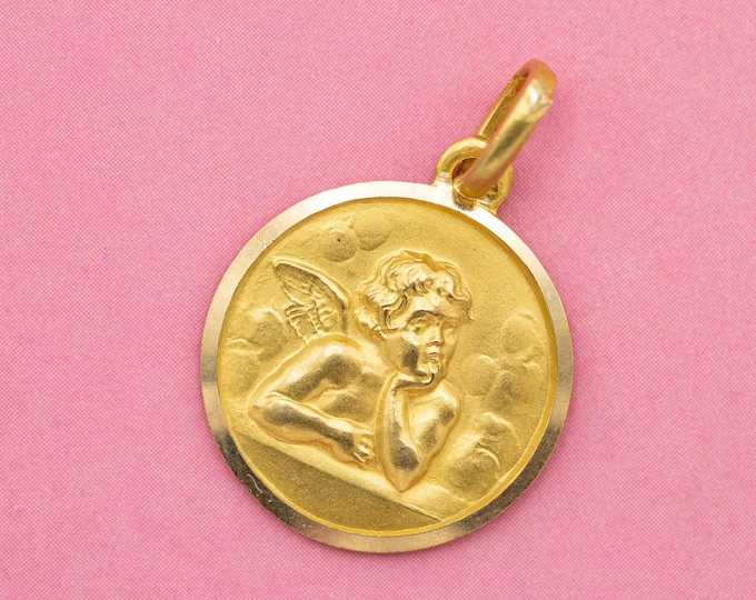 18k Gold Cute Angel Raphael Medallion - Vintage 18 Karat Solid Yellow ...