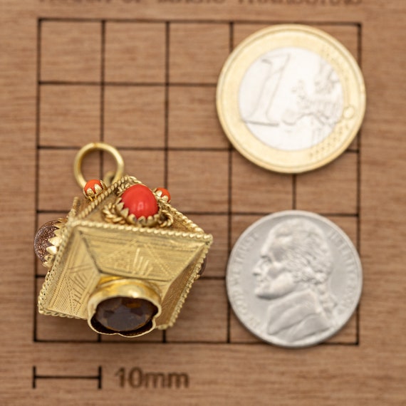 large 18k solid gold toll charm - vintage Etruscan st… - Gem