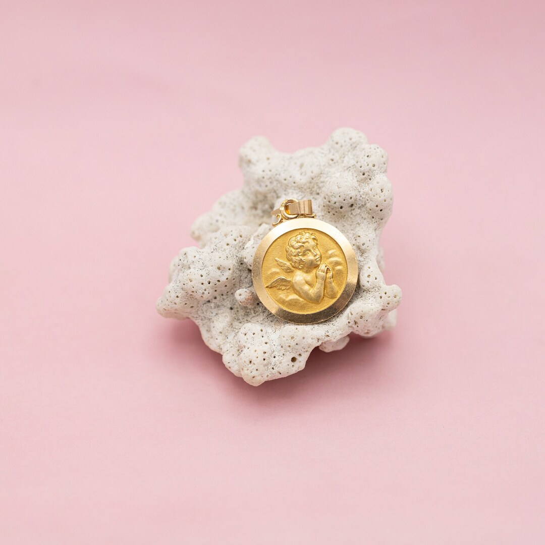 Large 18k Angel Raphael Medallion Vintage Solid Yellow Gold Pendant ...