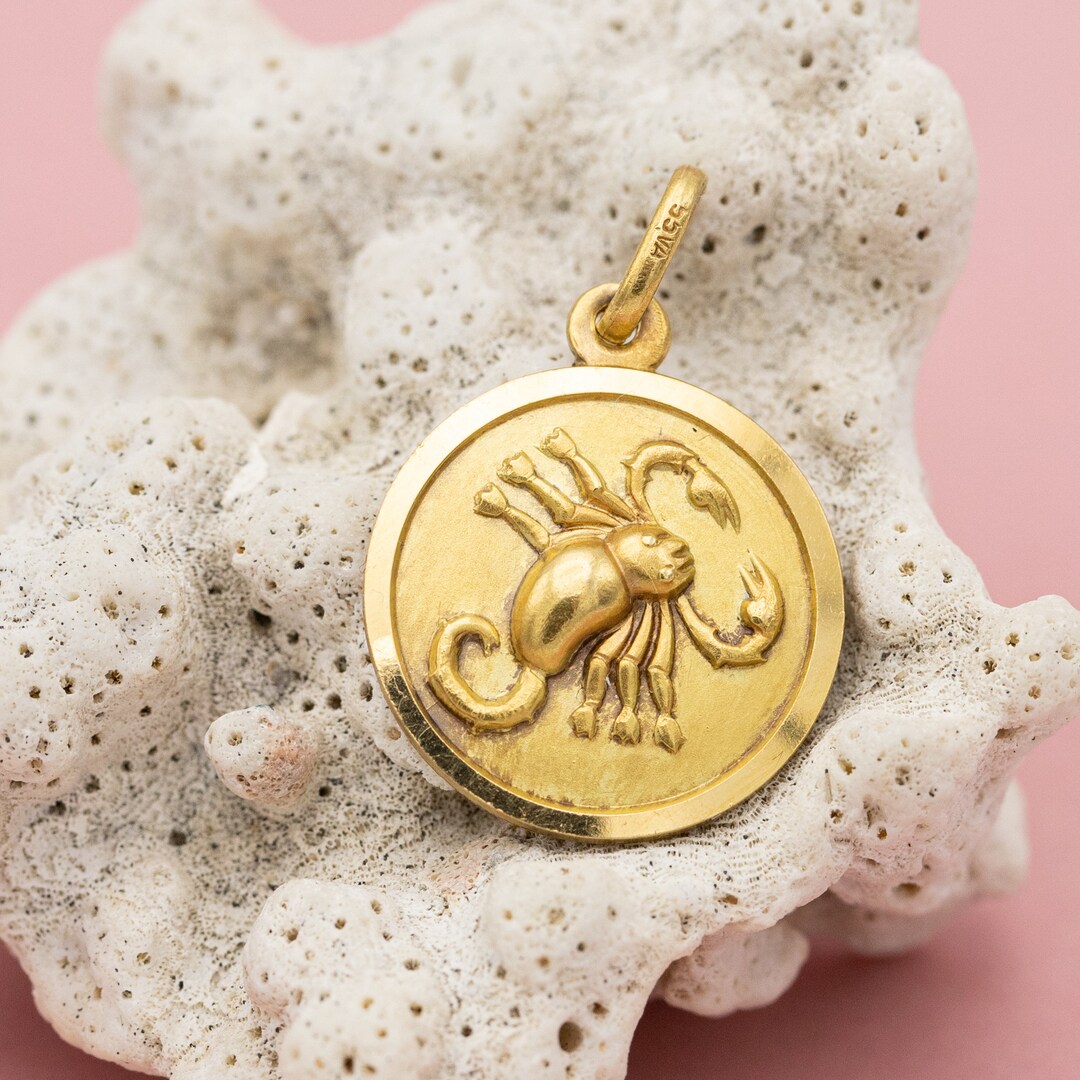 Vintage Zodiac Charm Pendant Scorpio Charm in 18 Ct Yellow Gold Star ...