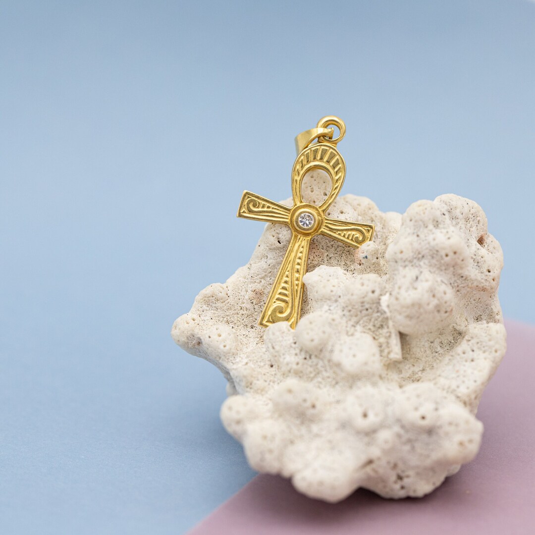 18 K Egyptian Charm Pendant - 18 Karat Solid Yellow Gold Charm - Ankh ...