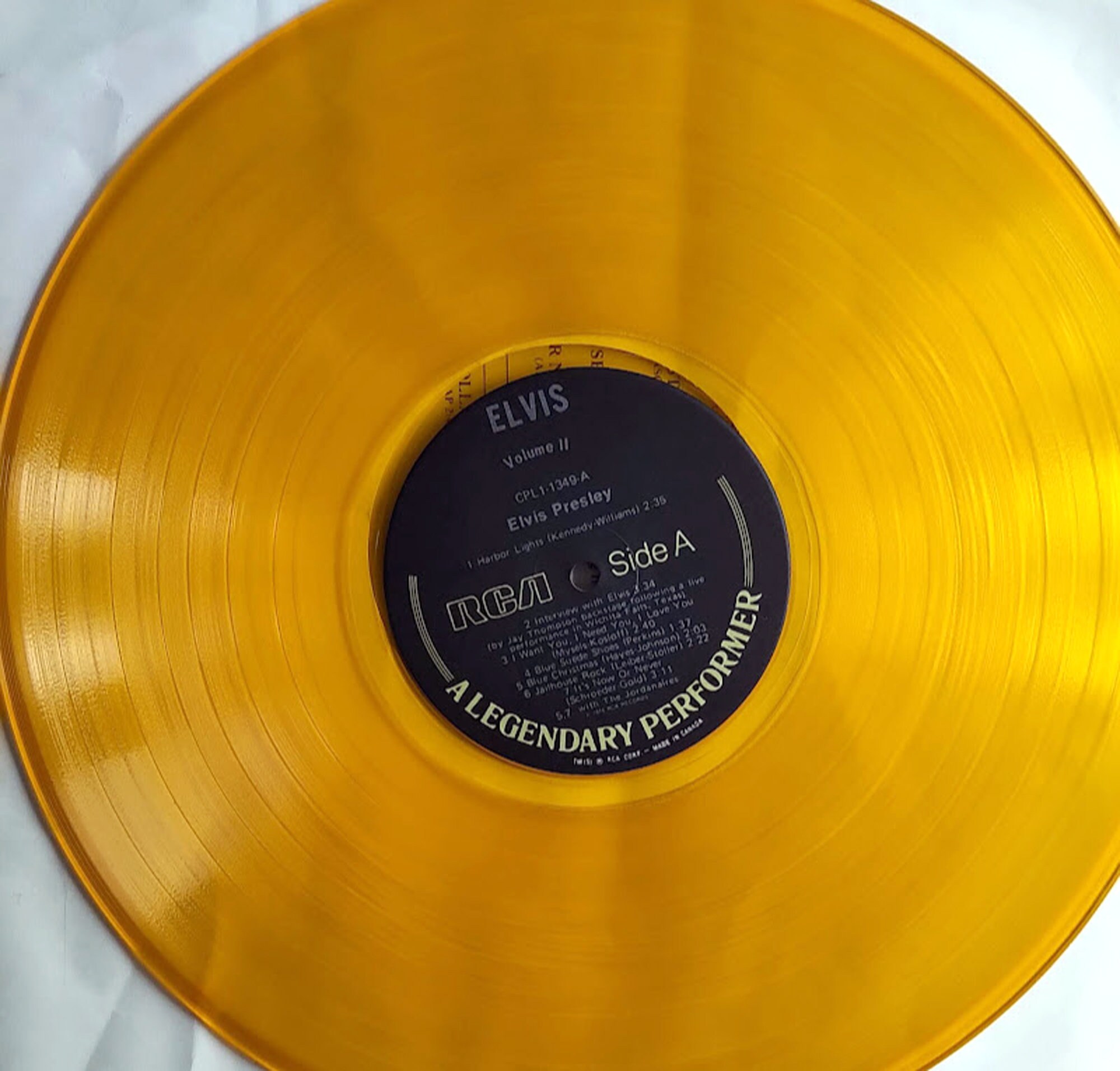 Elvis Presley A Legendary Performer Volume 2 / gold Vinyl LP/ 1976 RCA ...