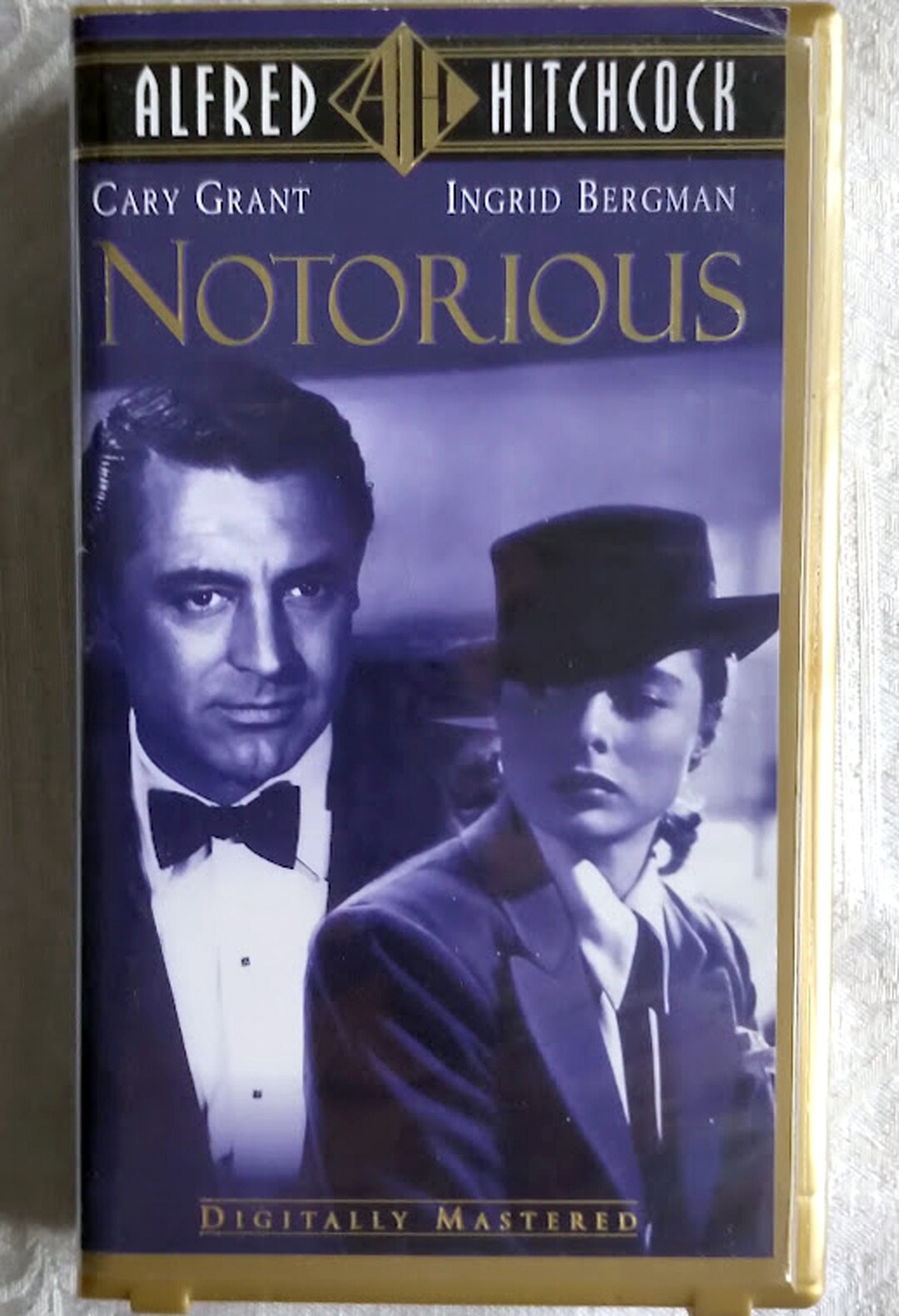 Notorious (1946) - VHS (1998) / Gold, Hard Clamshell Case / Digitally ...