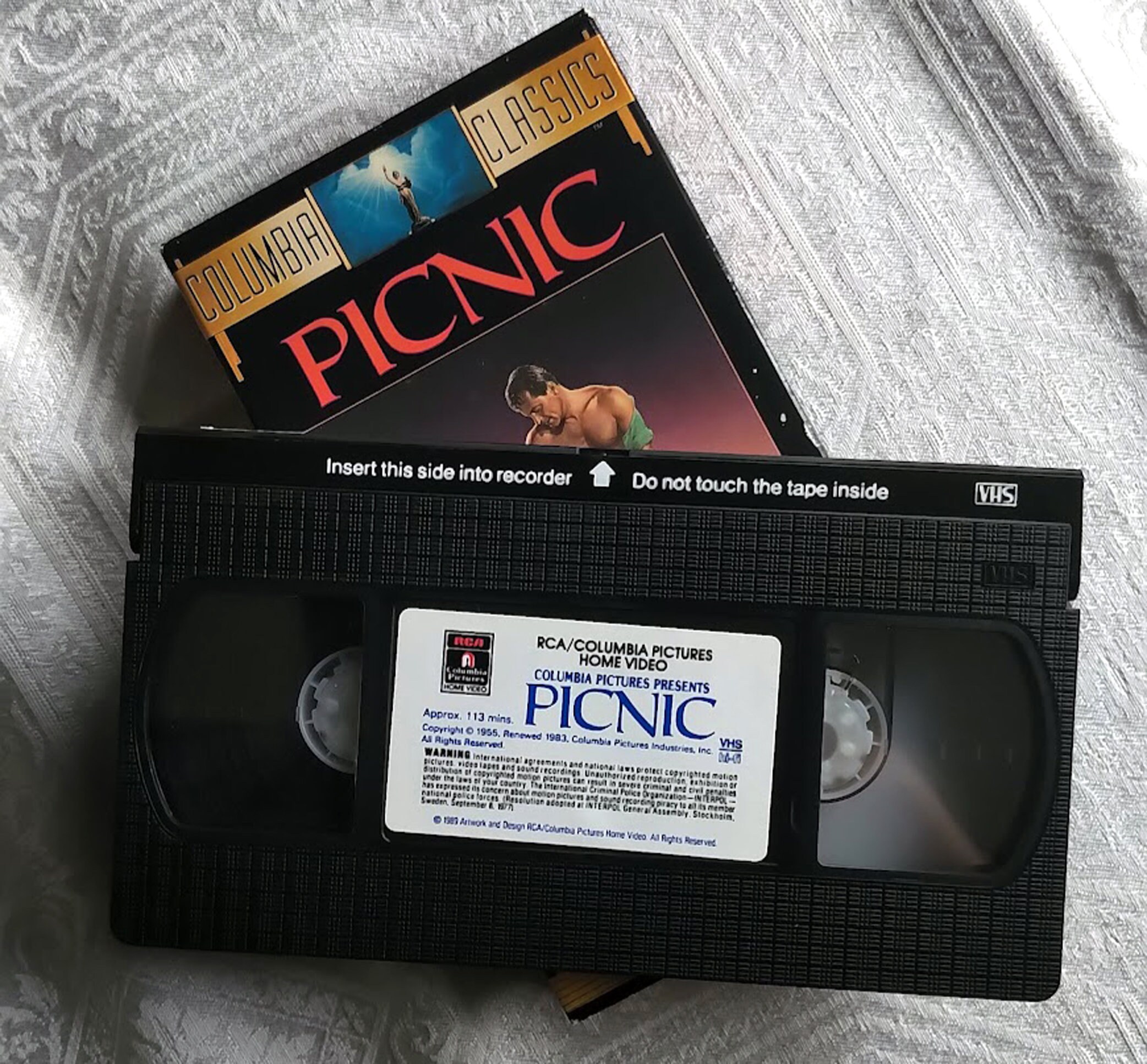 PICNIC 1955 Columbia Classics VHS 1990 / Letter-box Format 2.55:1 / Hi ...