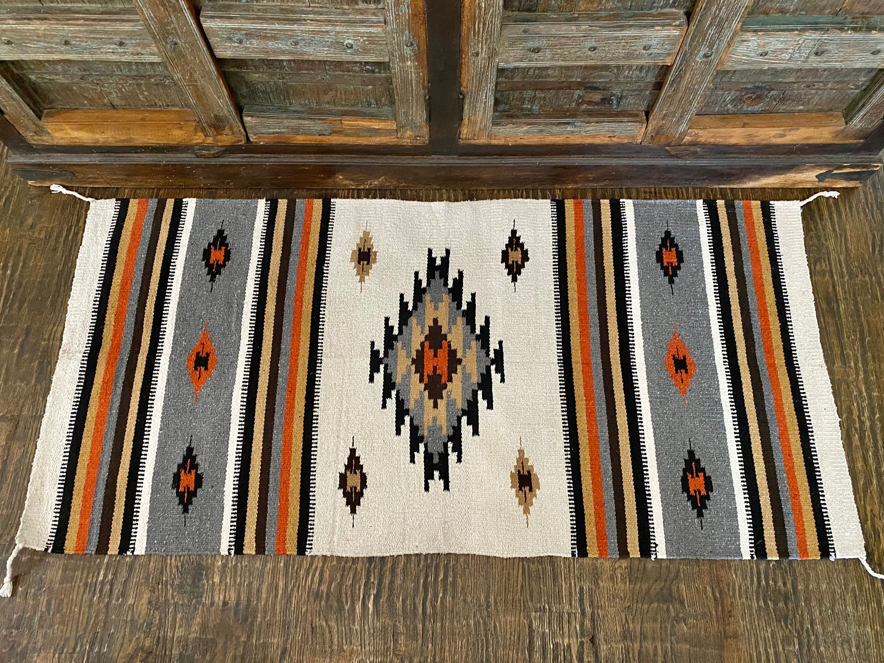 White and Black Aztec Rug Tribal Rug Southwestern Throw Rug - Etsy