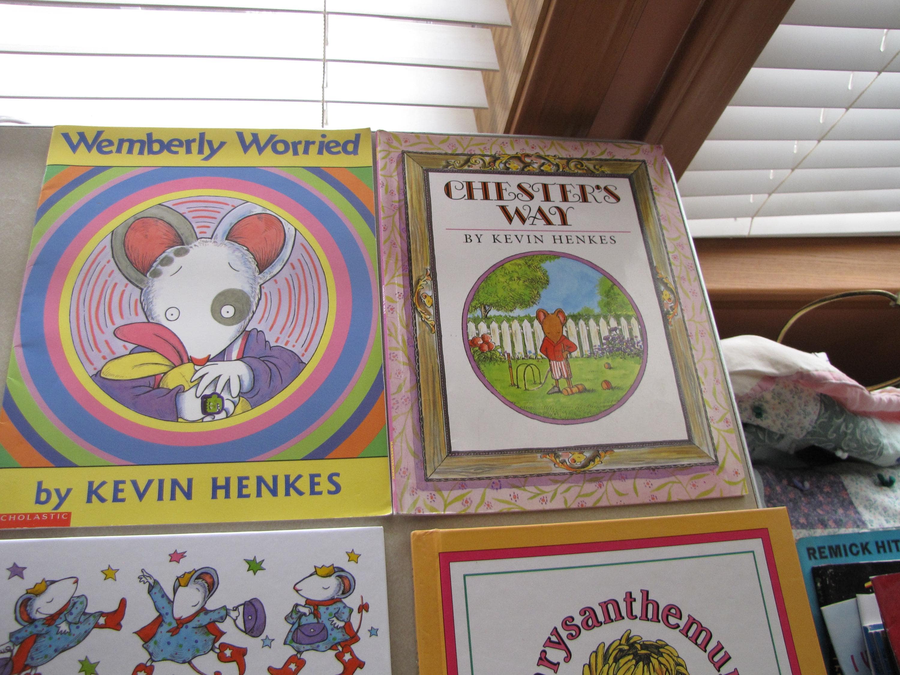 4-kevin Henkes Children's Books, Lilly's Purple Plastic Purse/ Wemberly ...