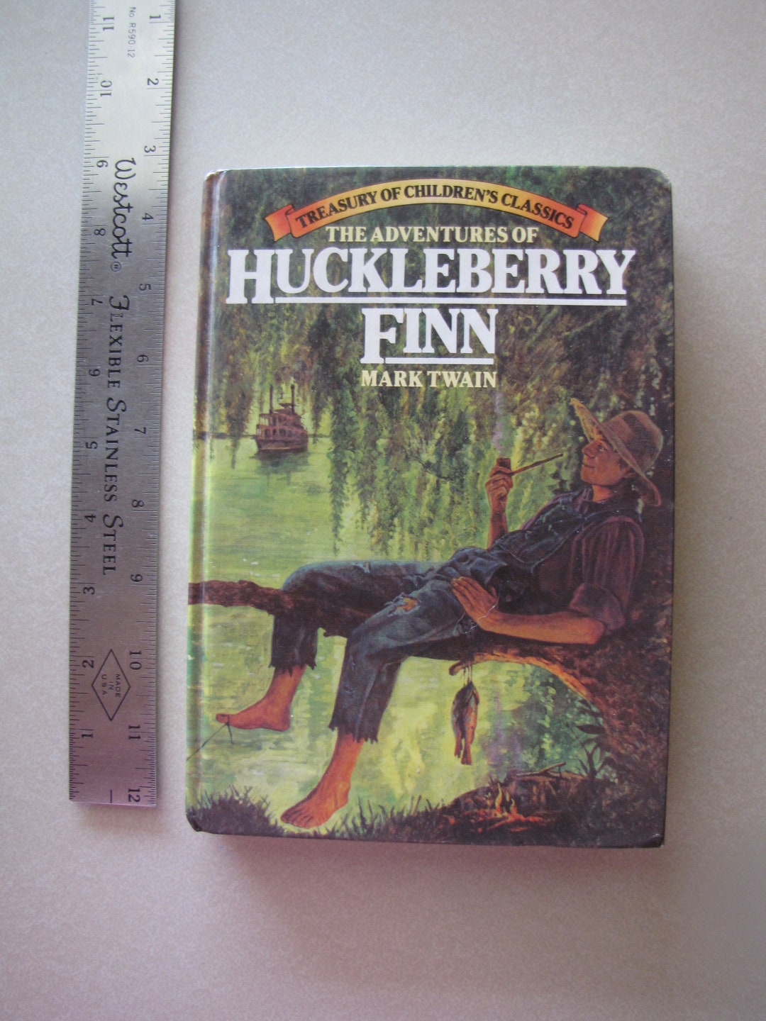 The Adventures of Huckleberry Finn / Mark Twain. [treasury of Children ...
