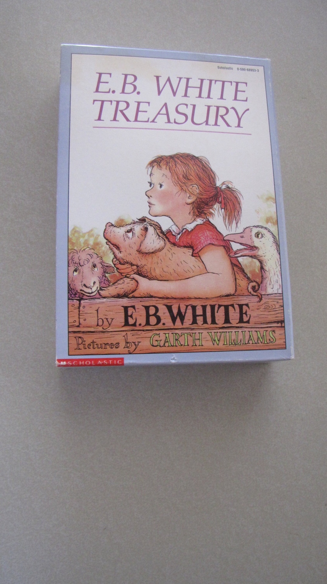 E.B. White Treasury 3-book Boxed Set, Charlotte's Web, Stuart Little ...