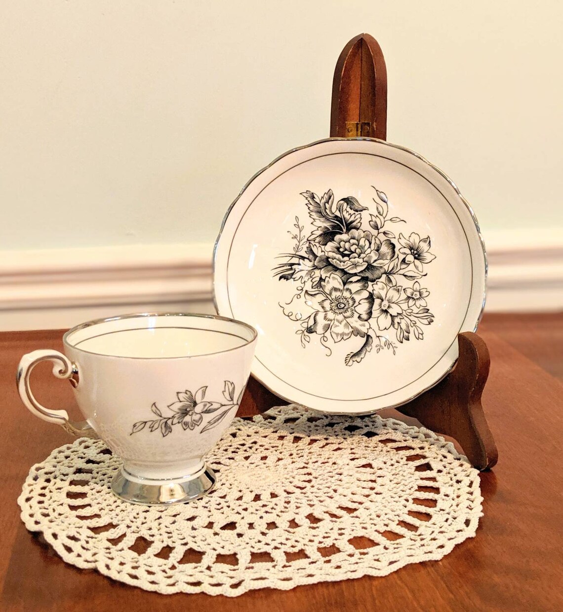Vintage Tuscan Fine English Bone China Tea Cup and Saucer / Antique ...