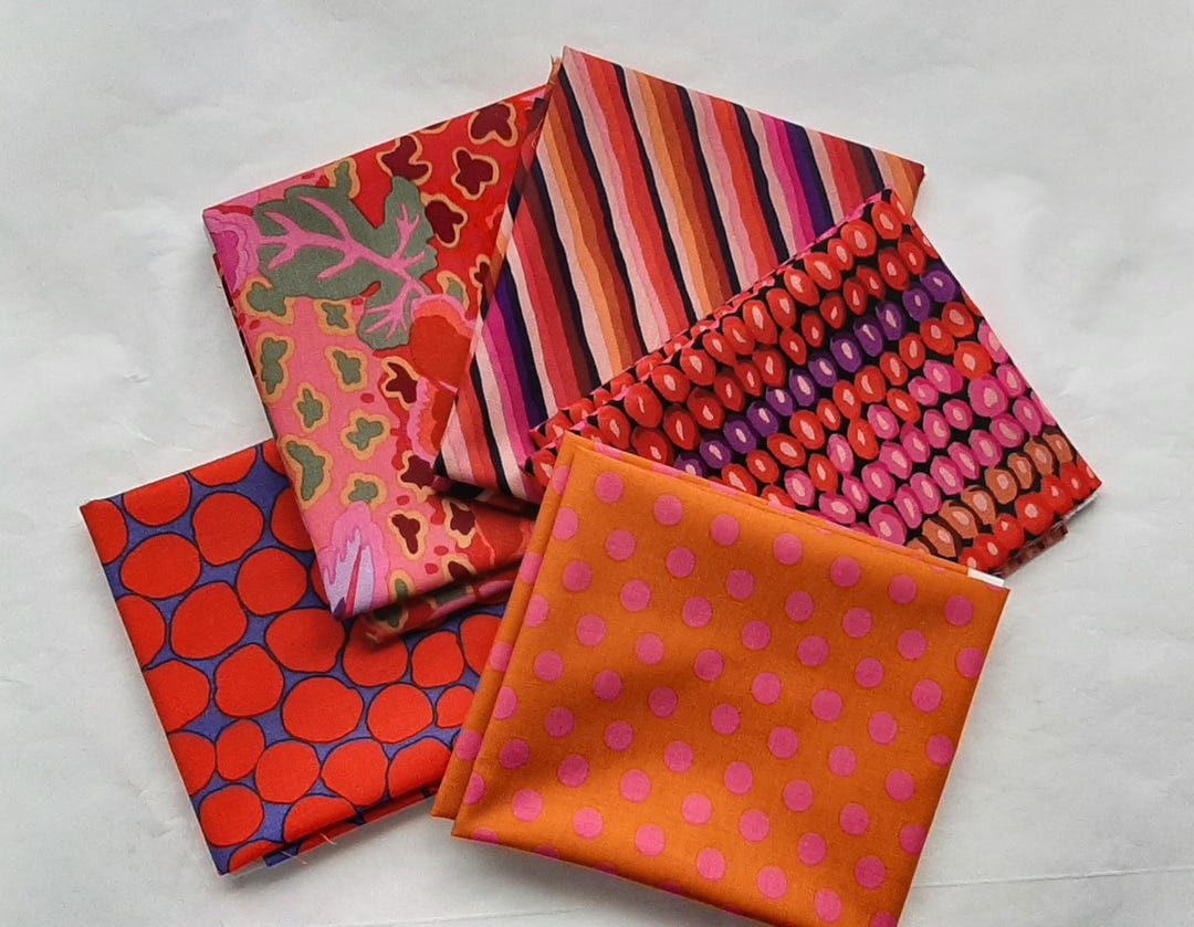 5 Red Kaffe Fassett FQ Bundle - 5 Red Fat Quarters Bundle FQ 18 X 22 Cotton Quilt Fabric Version ...
