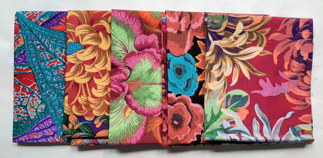 5 Red Kaffe Fassett FQ Bundle 5 Red Fat Quarters Bundle FQ 18 X 22 Cotton Quilt Fabric Version 6 ...