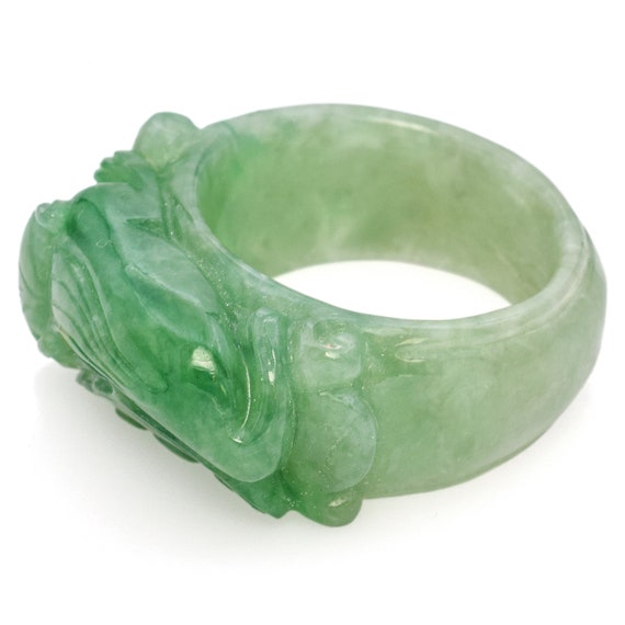 Grade A Translucent Green Jade Carved Saddle Band Rin… - Gem