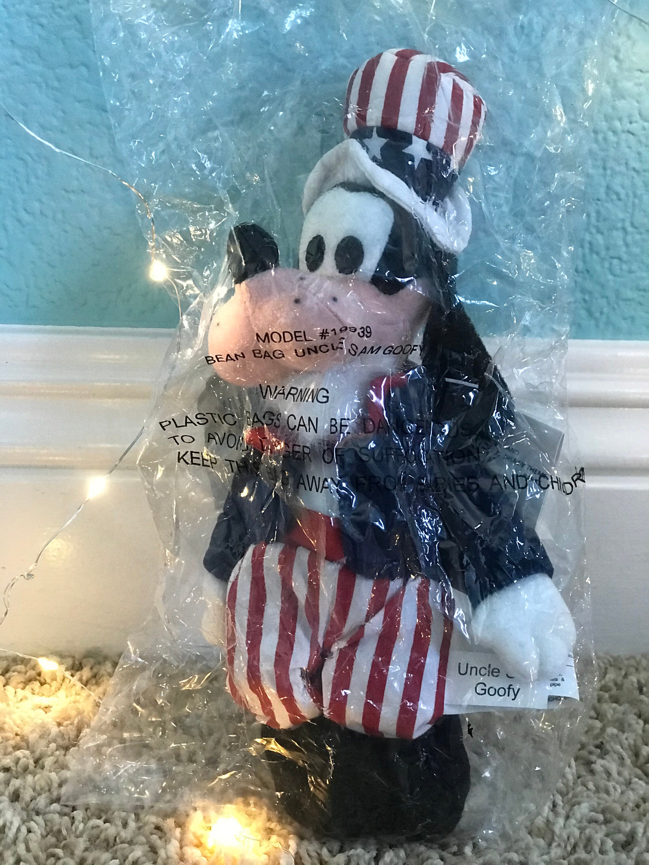 The Disney Store Original Classic Pilgrim Goofy & Indian Donald Set ...