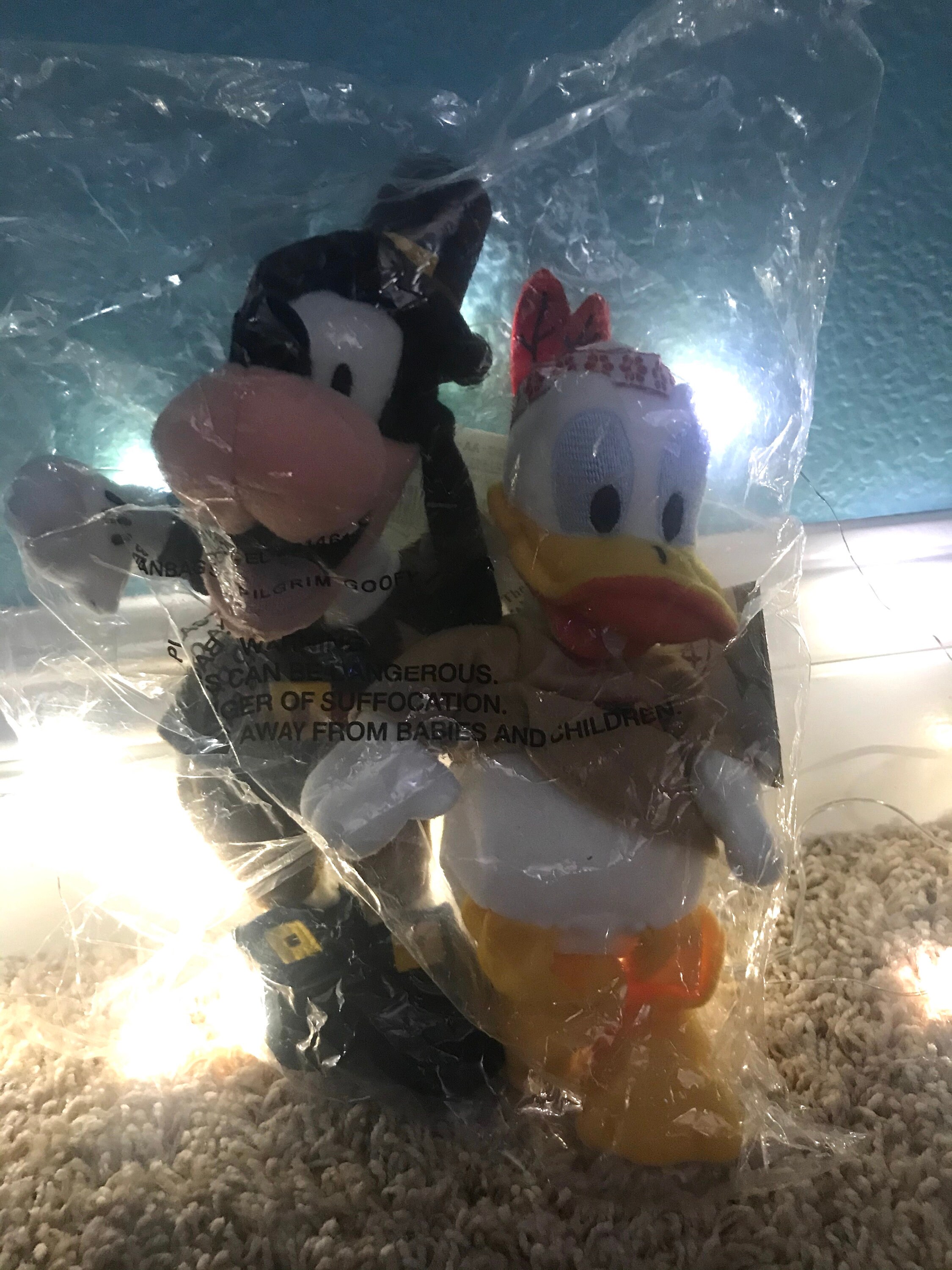 The Disney Store Original Classic Pilgrim Goofy & Indian Donald Set ...