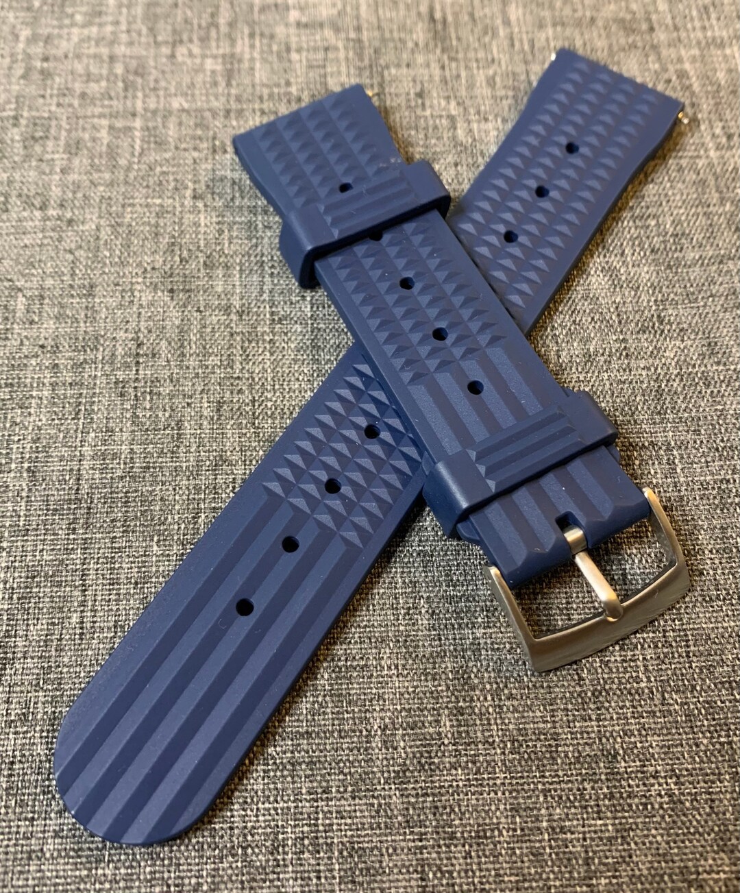 2nd Gen FKM Premium Rubber Waffle Watch Strap / Navy Blue - 20/22mm ...