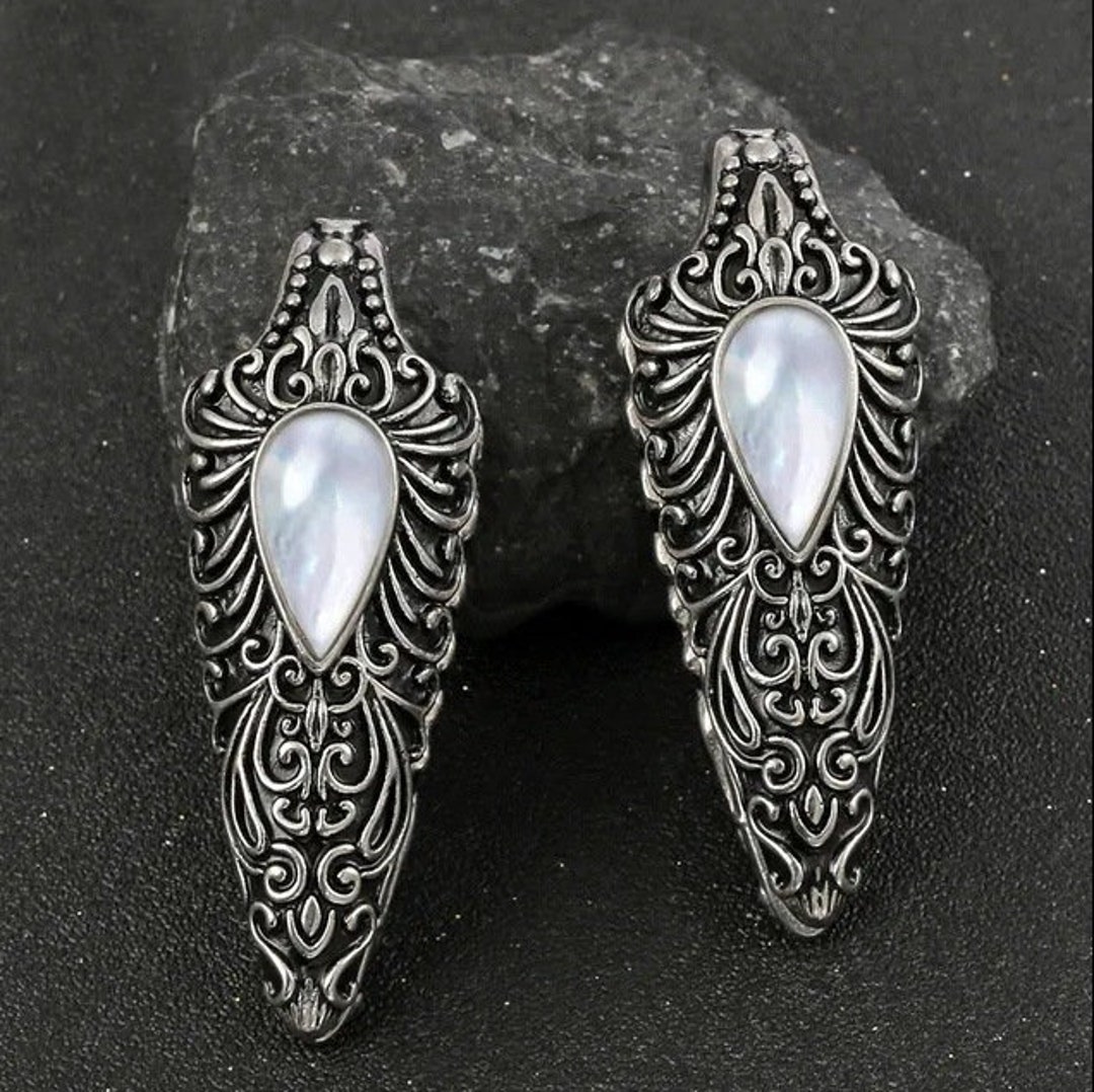 Silvercolored Ornate Shell Spear Hangers Ab 25 Euro - Etsy