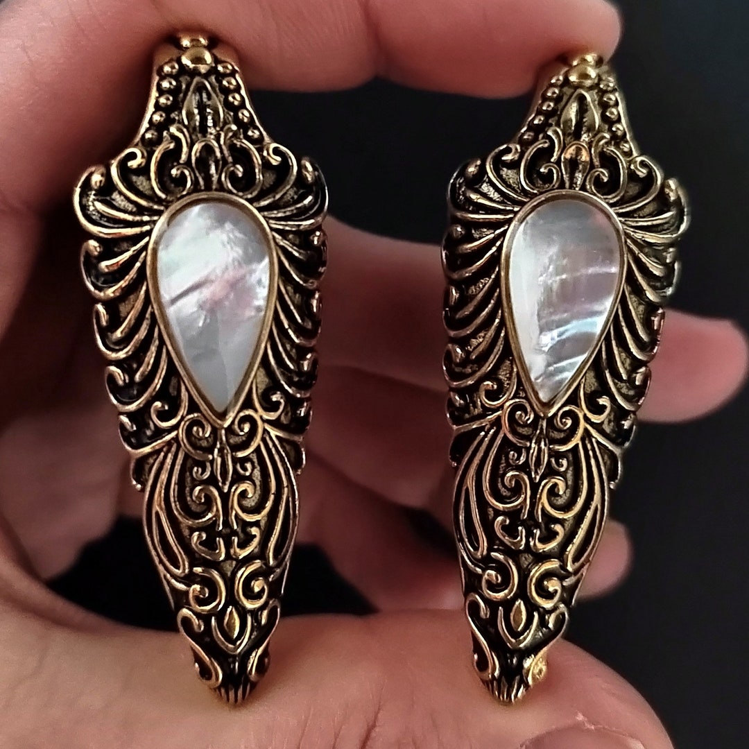 Goldcolored Ornate Shell Spear Hangers Ab 25 Euro - Etsy