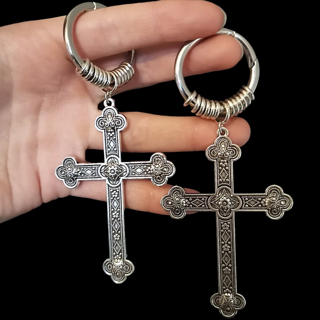 SILVERCOLORED BAROQUE CROSS Ringed Clicker Hoop Earweights Ab 32,50 ...