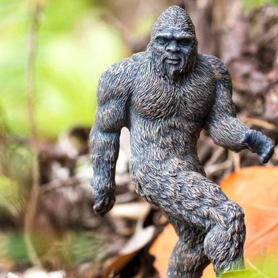 BIGFOOT FIGURINE Large Miniature 5 Safari LTD Figures Figurines Plastic Animal Craft Ideas ...