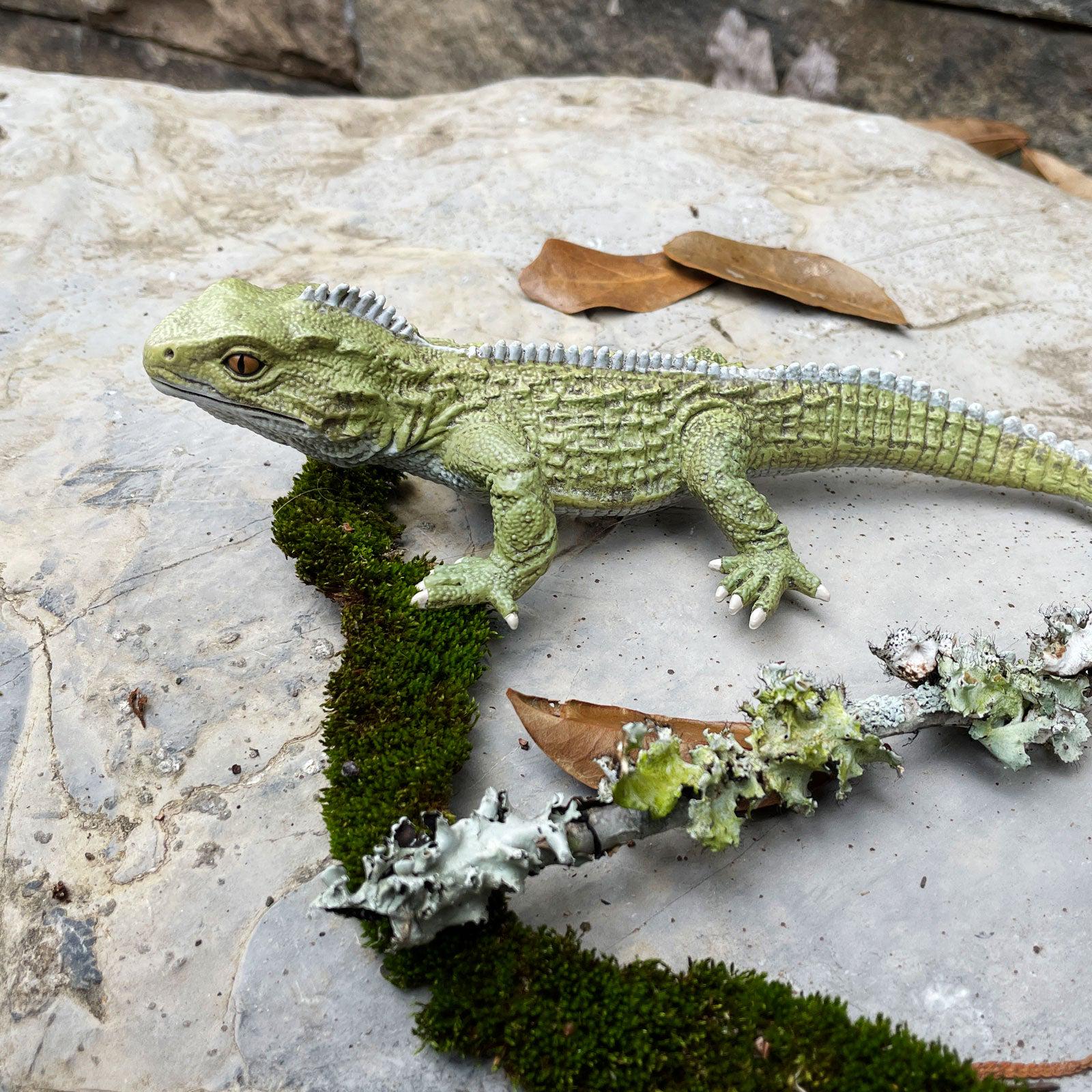 TUATARA REPTILE Figurine Figures Large Miniature Figurines Plastic ...