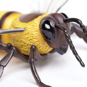 HONEY BEE Animal Figurines Figures Extra Large Miniature Wildlife ...