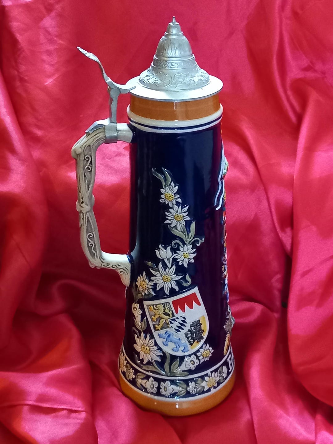 Vintage 2L Beer Stein: 17