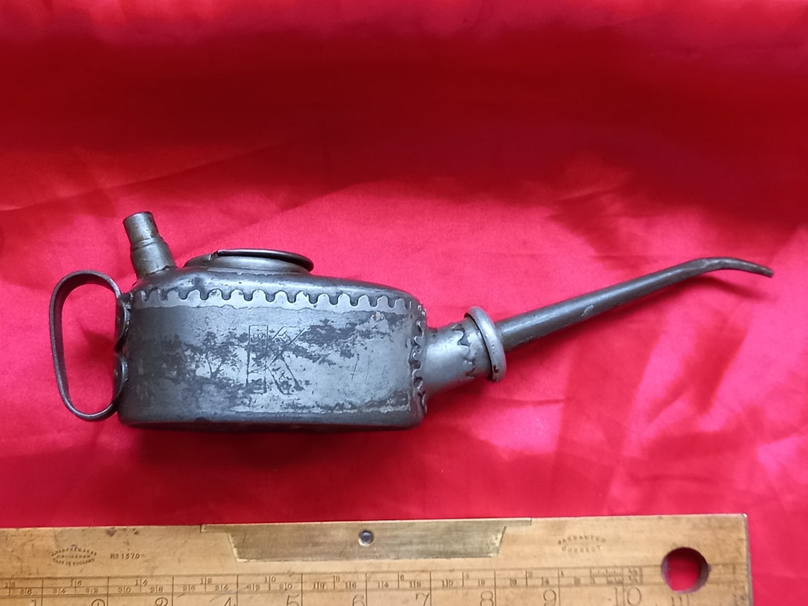 Antique Kayes of Leeds Oil Can Oiler: Pie Crust Edge, Detachable Nozzle ...