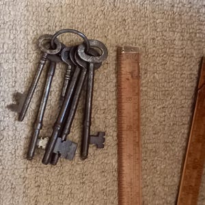 Antique Bunch of Keys,they Are From WOLVERHAMPTON Wing and Webb,a Hard ...