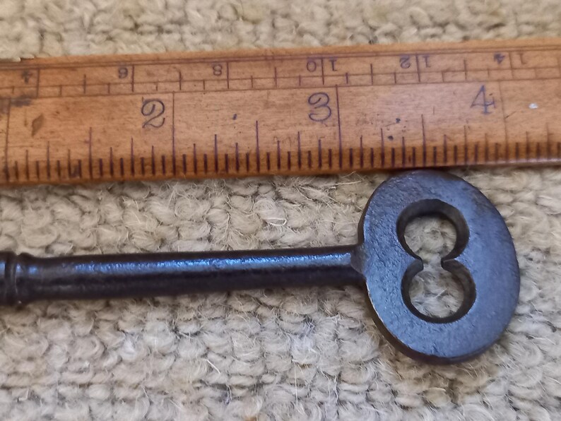 Antique Vintage Door Key With the bow That's End Bit You Turn It With ...