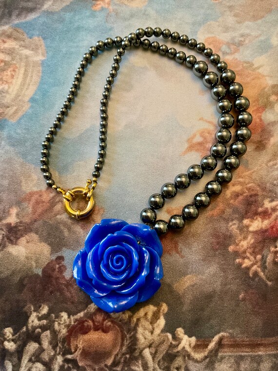 HEMATITE BLUE Flower BAKELITE Art Deco Vintage neckla… - Gem