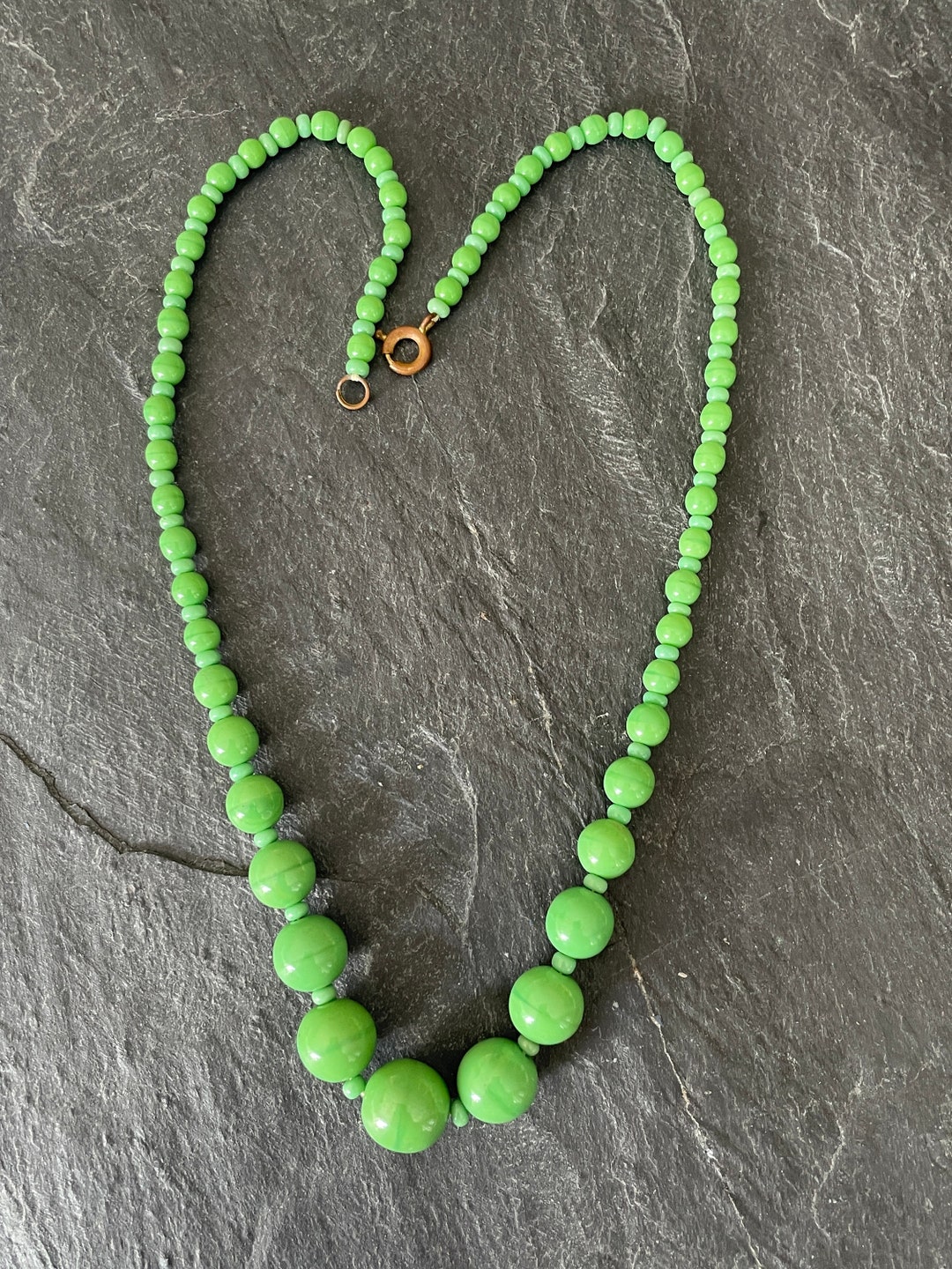 Green Round Stone Beaded Vintage Necklace - Etsy