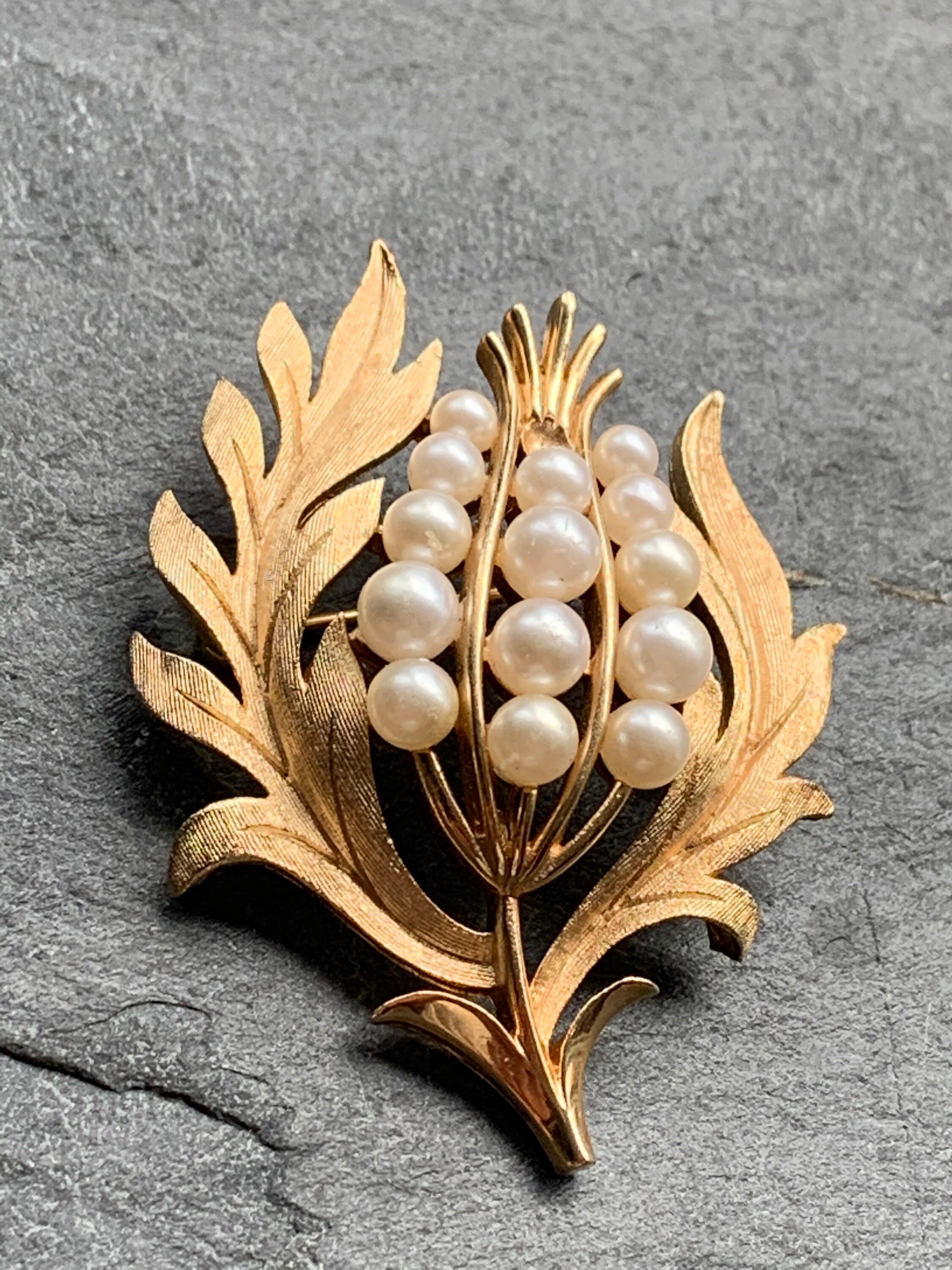 Trifari Pearl and Gold 1950 Vintage Brooch - Etsy