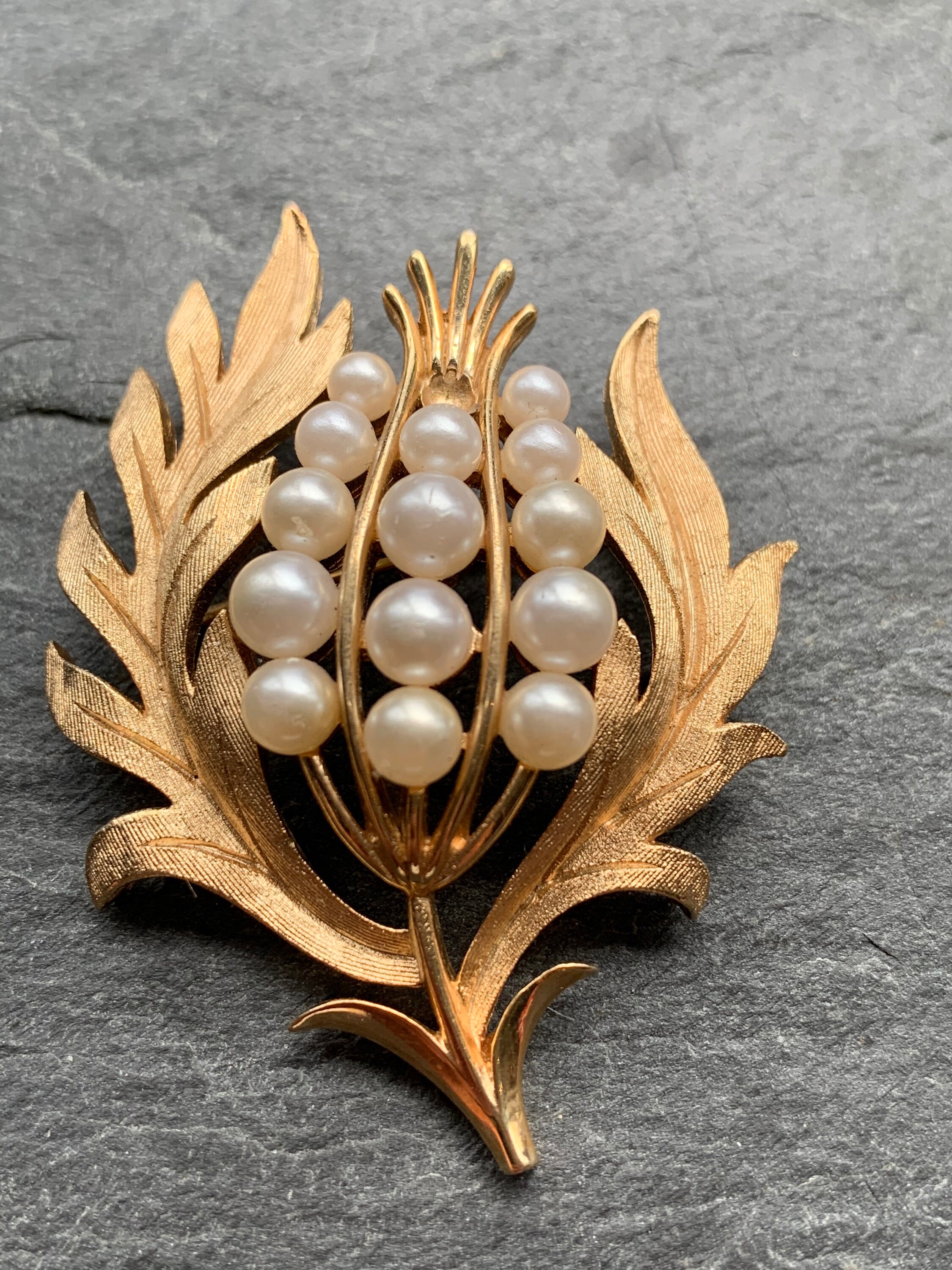 Trifari Pearl and Gold 1950 Vintage Brooch - Etsy