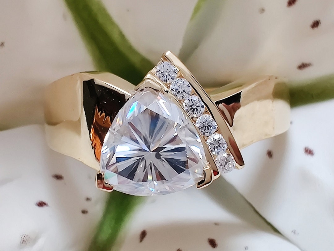 Vintage Diamond Trillion Cut Rings, Trillion Cut Near White Moissanite ...