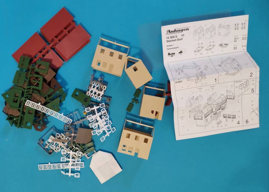 Vintage German Kit Set for 4 Model Houses, Railroad Kit, Miniature ...