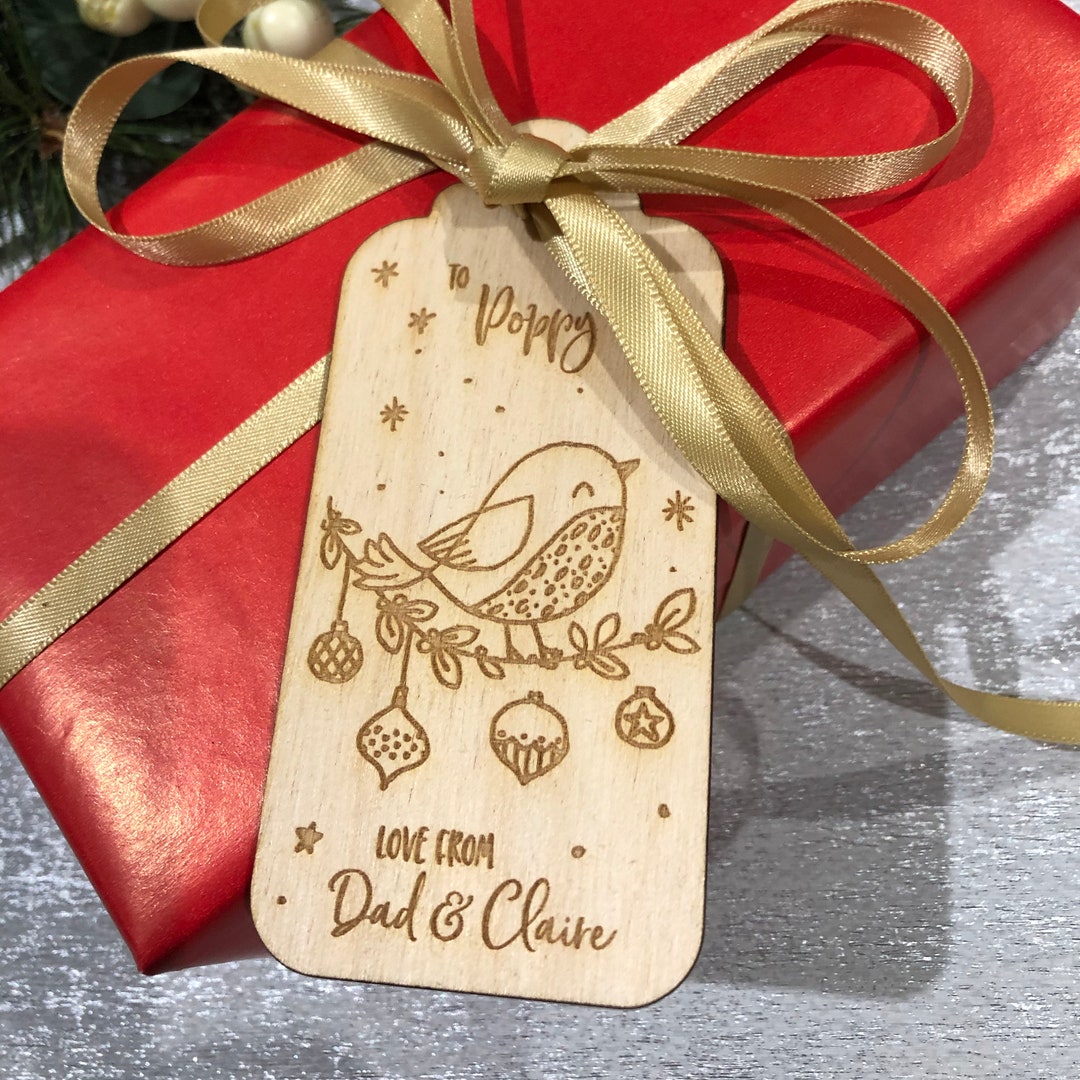 Personalised Wooden Engraved Robin Christmas Gift Tag Reusable and Eco ...