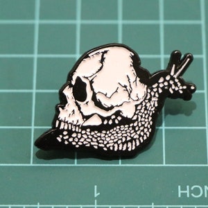Skull Snail Enamel Pin Skull Pin Snail Pin Enamel Collectable Pin ...