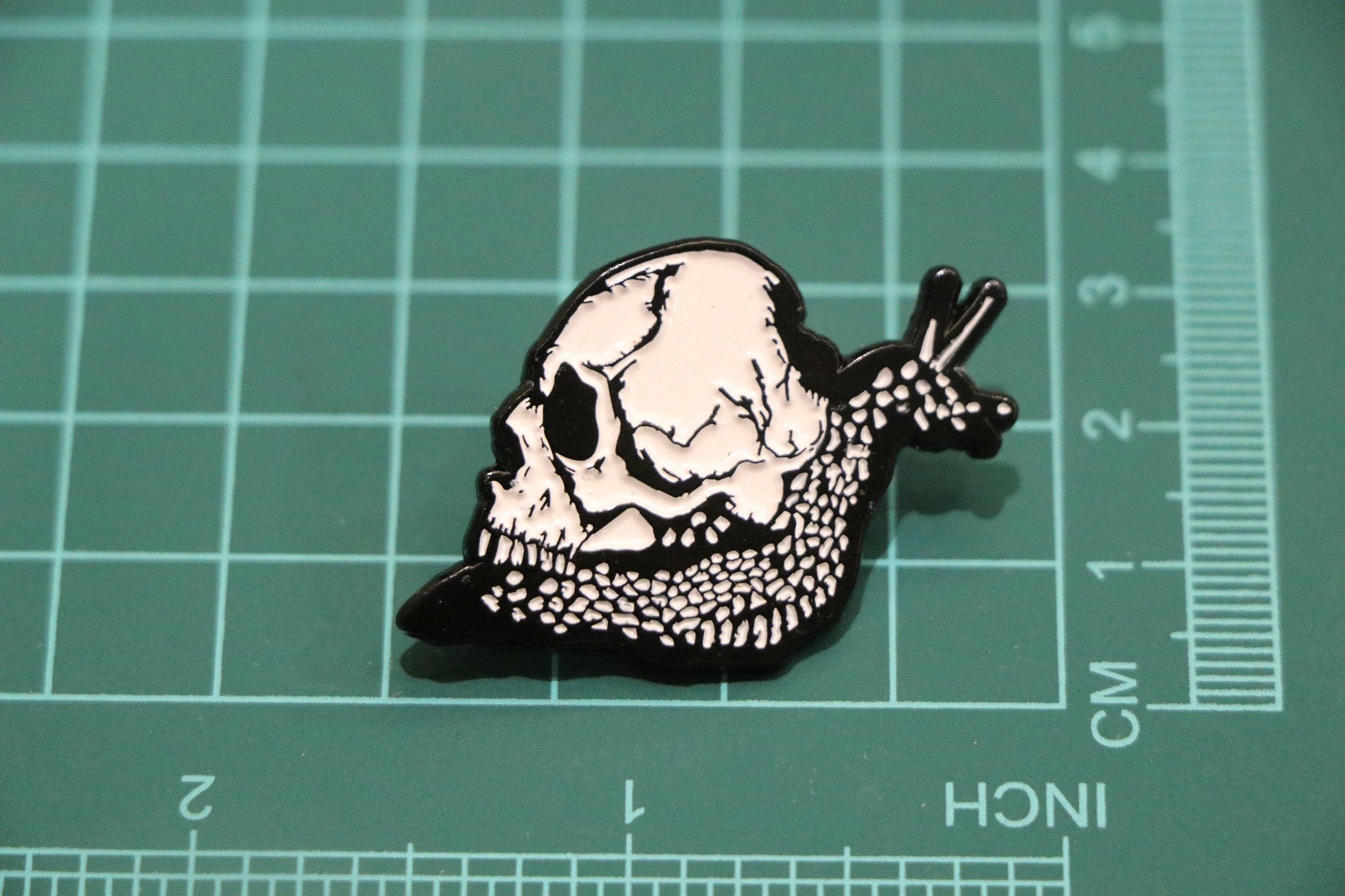 Skull Snail Enamel Pin Skull Pin Snail Pin Enamel Collectable - Etsy