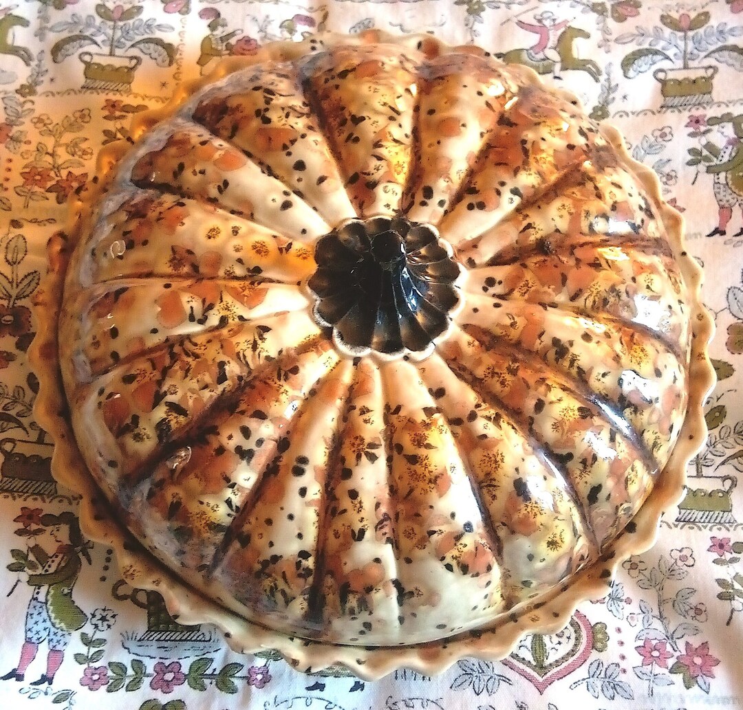 Stunning Pie Dish Drip Glaze Pumpkin Shaped Lidded Pie Plate W/stem ...