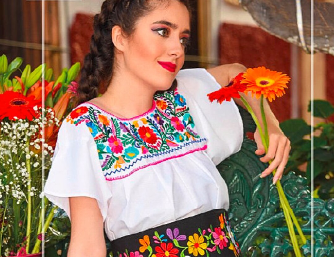 Blusa Mexican Con Flores /mexican Embroidery Blusa De Manta Bordada a ...