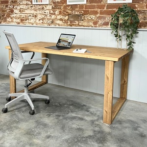 VERDE // Scandinavian Pine Desk With Pine Square Legs - Etsy