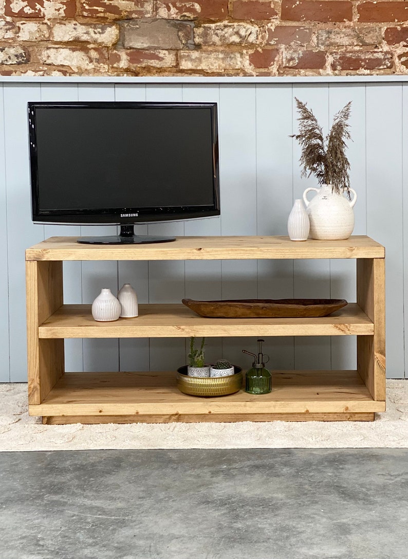 QUY // Scandinavian Plinth TV Media Unit With Shelf - Etsy UK