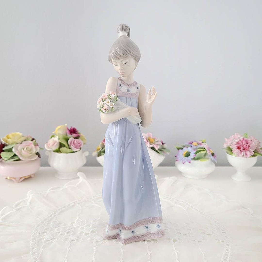 Lladro #5604 Spring Token Figurine - Made in Spain - Etsy