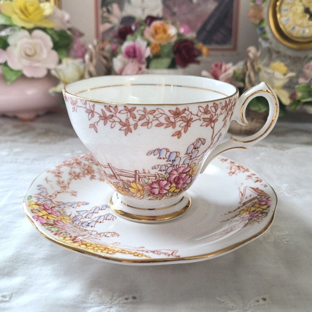 Bell China Hand-painted Floral Pattern Cup and Saucer Set (crazing ...