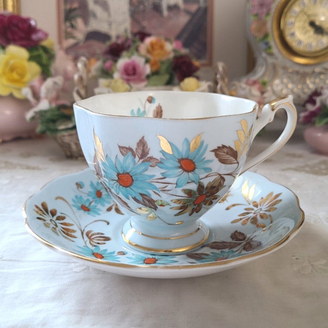 Queen Anne Blue & Gold Daisy Teacup and Saucer Set - England - Etsy