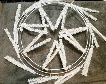 15 Inch Wire Elevated Wreath Form - Etsy