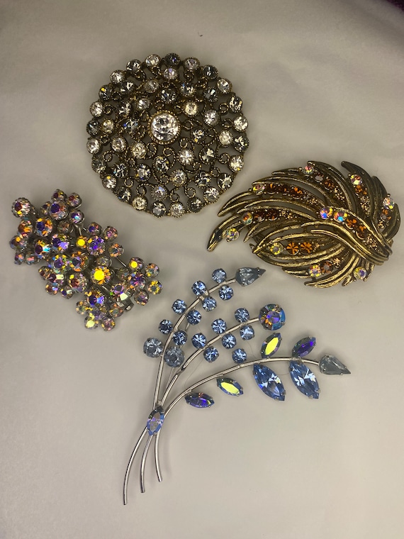 Assorted butler brooches- each - Gem