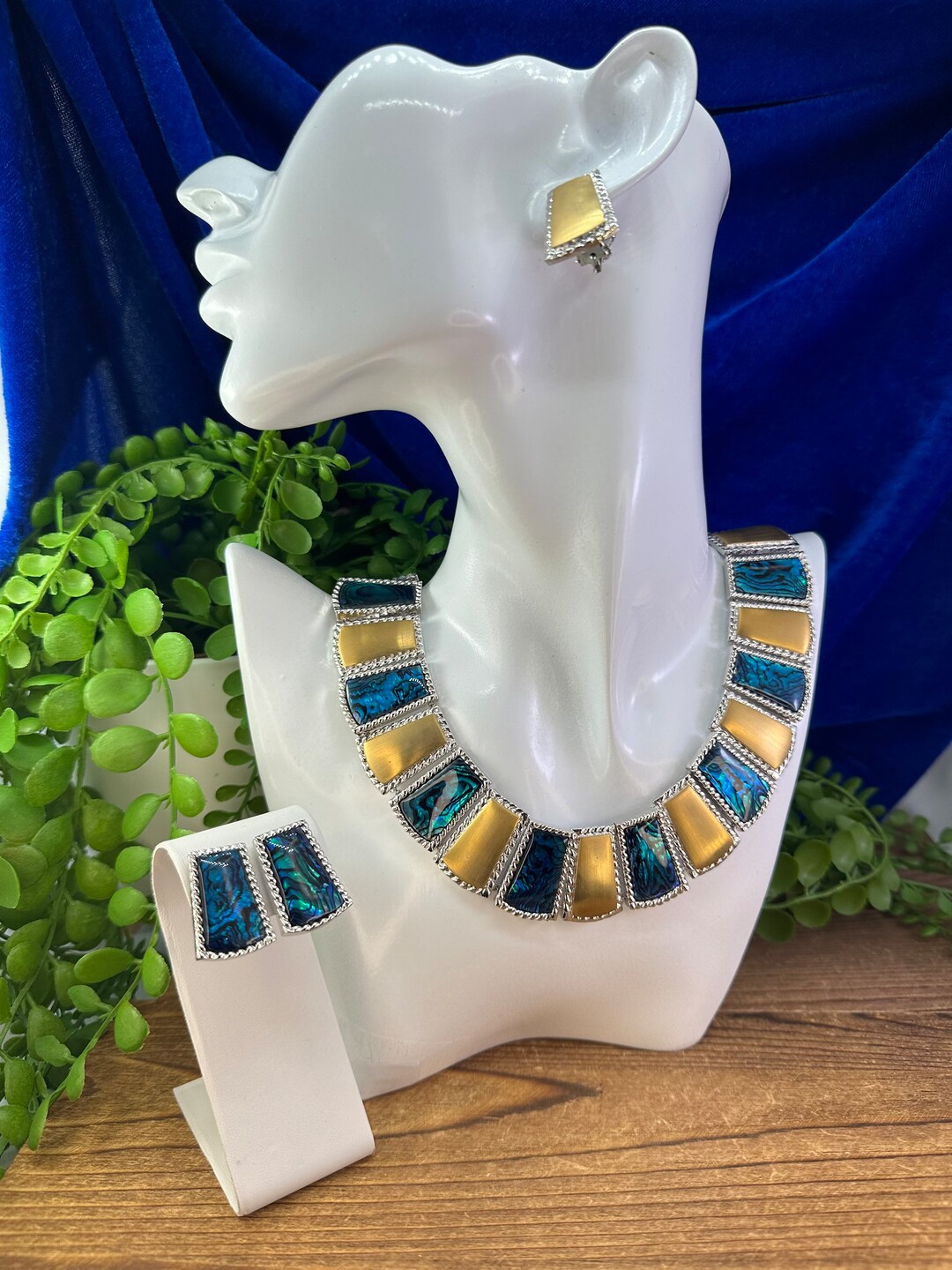 Fifth Avenue Collection Necklace and Earrings Set. Includes All Items ...